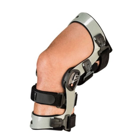 Breg Axiom Elite Dynamic ACL or PCL Knee Brace – Leading Edge Physiotherapy